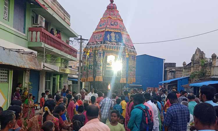 Chariot at Lalgudi | லால்குடியில் தேரோட்டம்