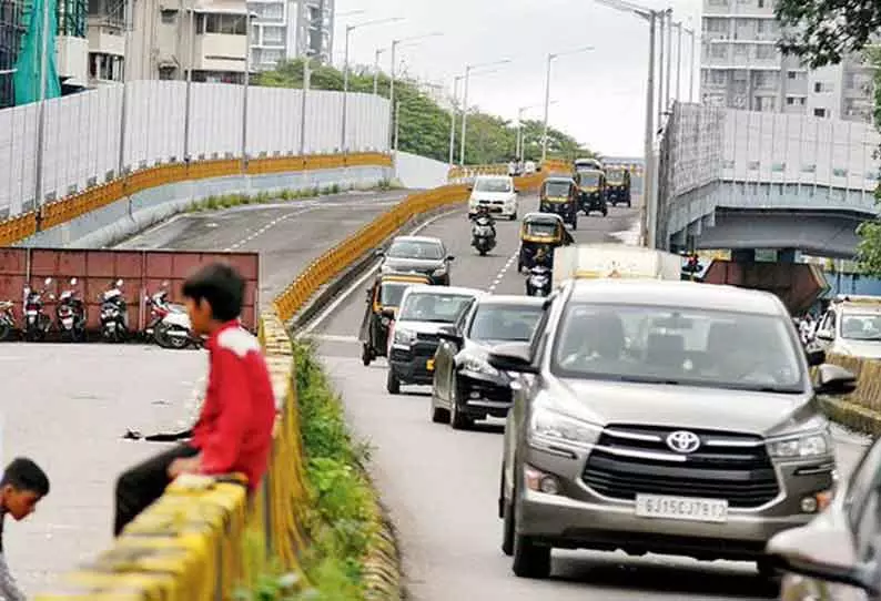 Traffic should be banned on Andheri Gokhale flyover-Corporation's ...