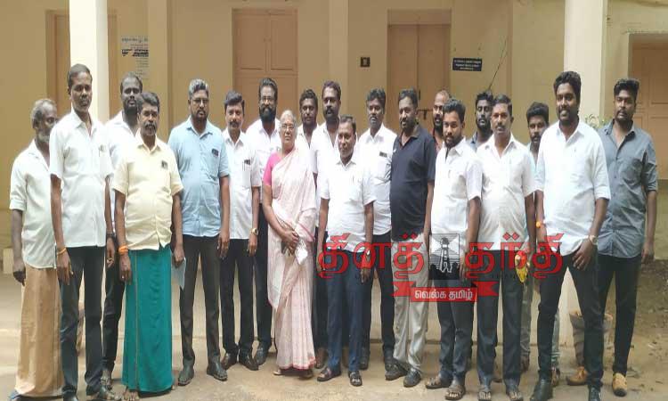 Koilpatti sub-collector office siege | கோவில்பட்டிஉதவி கலெக்டர் ...