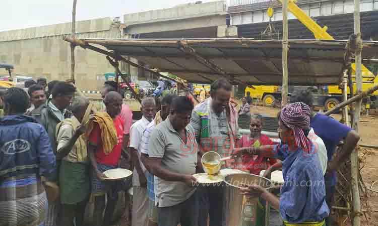 Kida party | பொதுமக்களுக்கு கிடா வெட்டி விருந்து