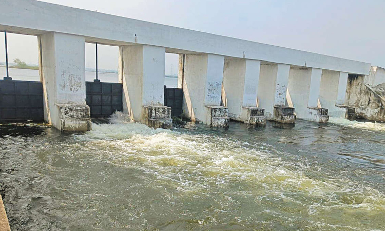 Nemam Lake reaching full capacity due to continuous heavy rains - 150 ...