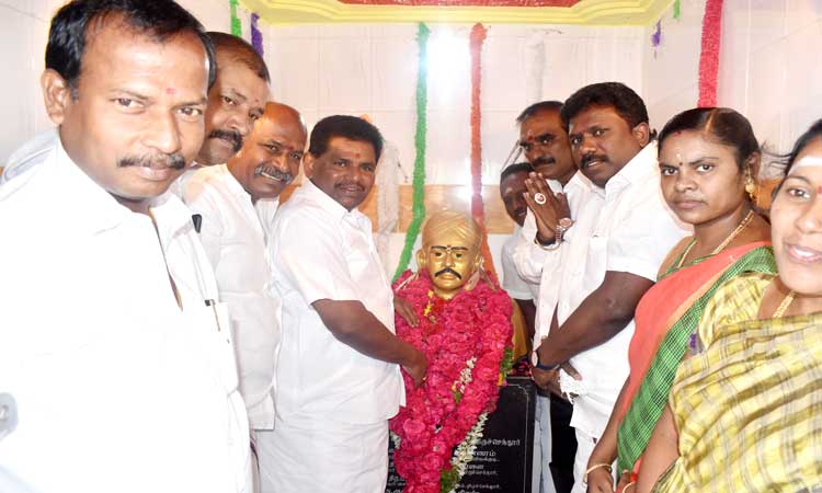 Minister Anitha Radhakrishnan garlands VOC statue | வ.உ.சி.சிலைக்கு ...