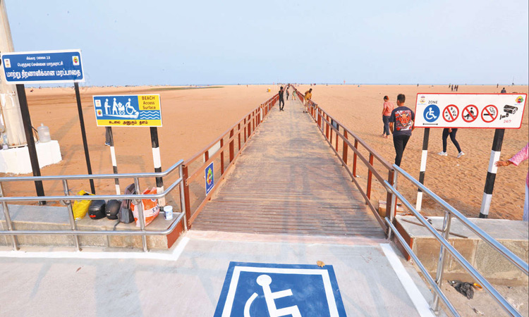The disabled access path at Marina Beach opens today | மெரினாவில் ...