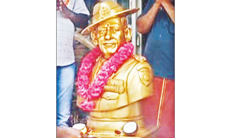 Aimbon statue of Triforce Chief Bipin Rawat who died in a helicopter ...