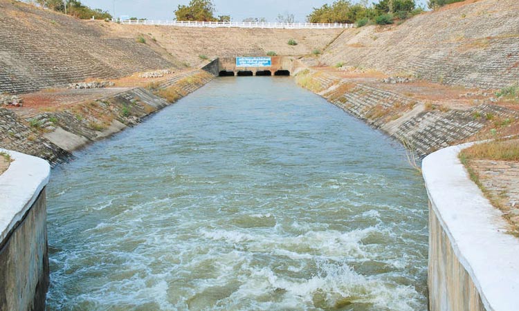 Release of 2,100 cubic feet of water from Kandaleru Dam to Poondi Lake ...