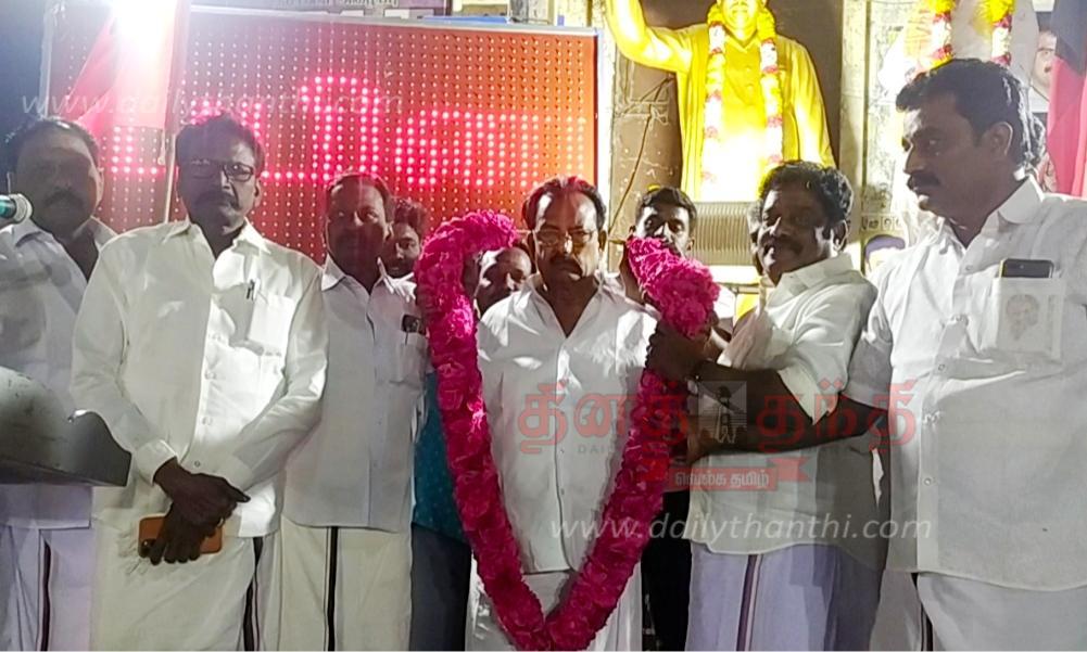 DMK State administrators paid tribute to Periyar-Anna idols by ...