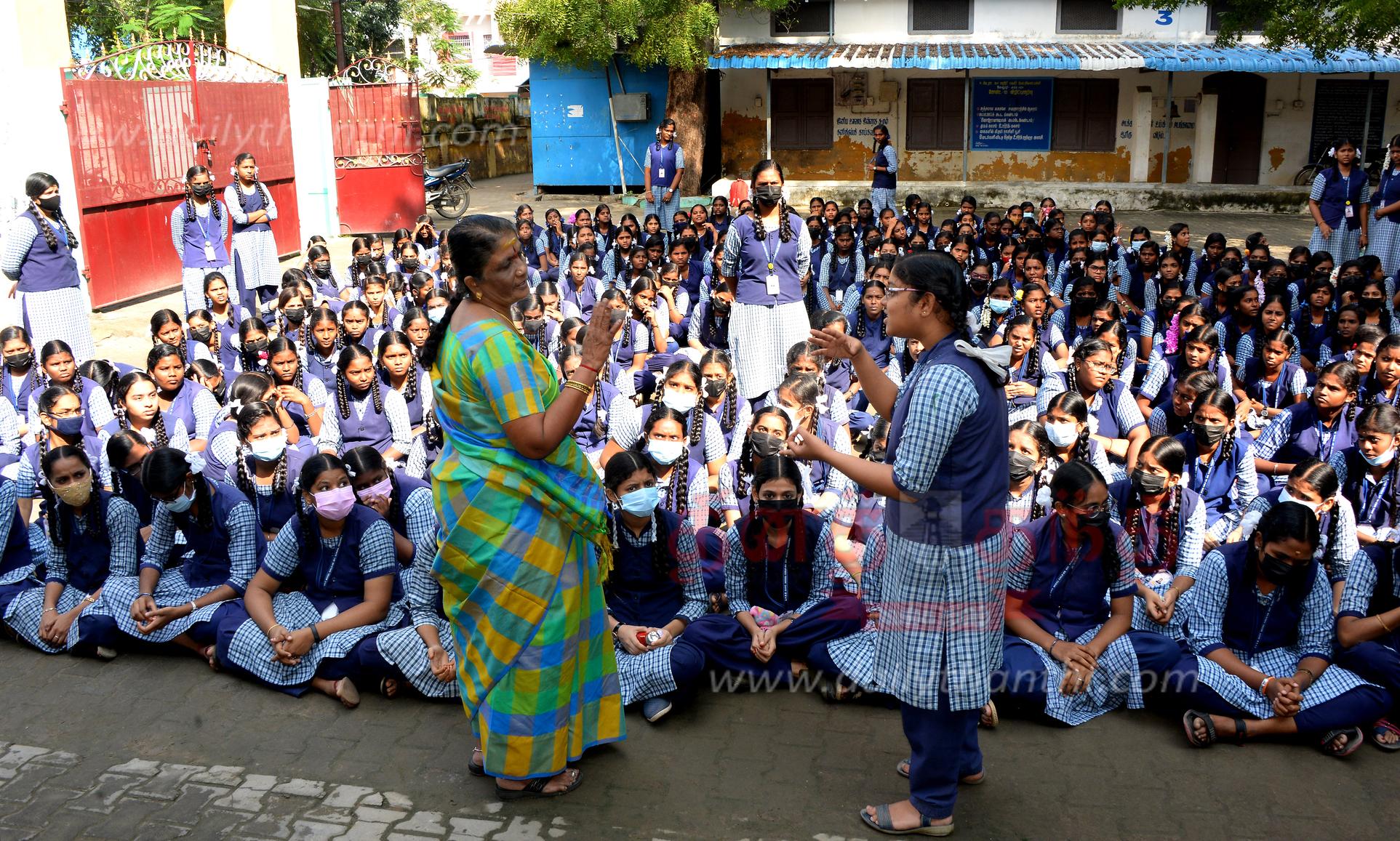 Students boycotted classes and staged a sit-in in the school | மாணவிகள் ...
