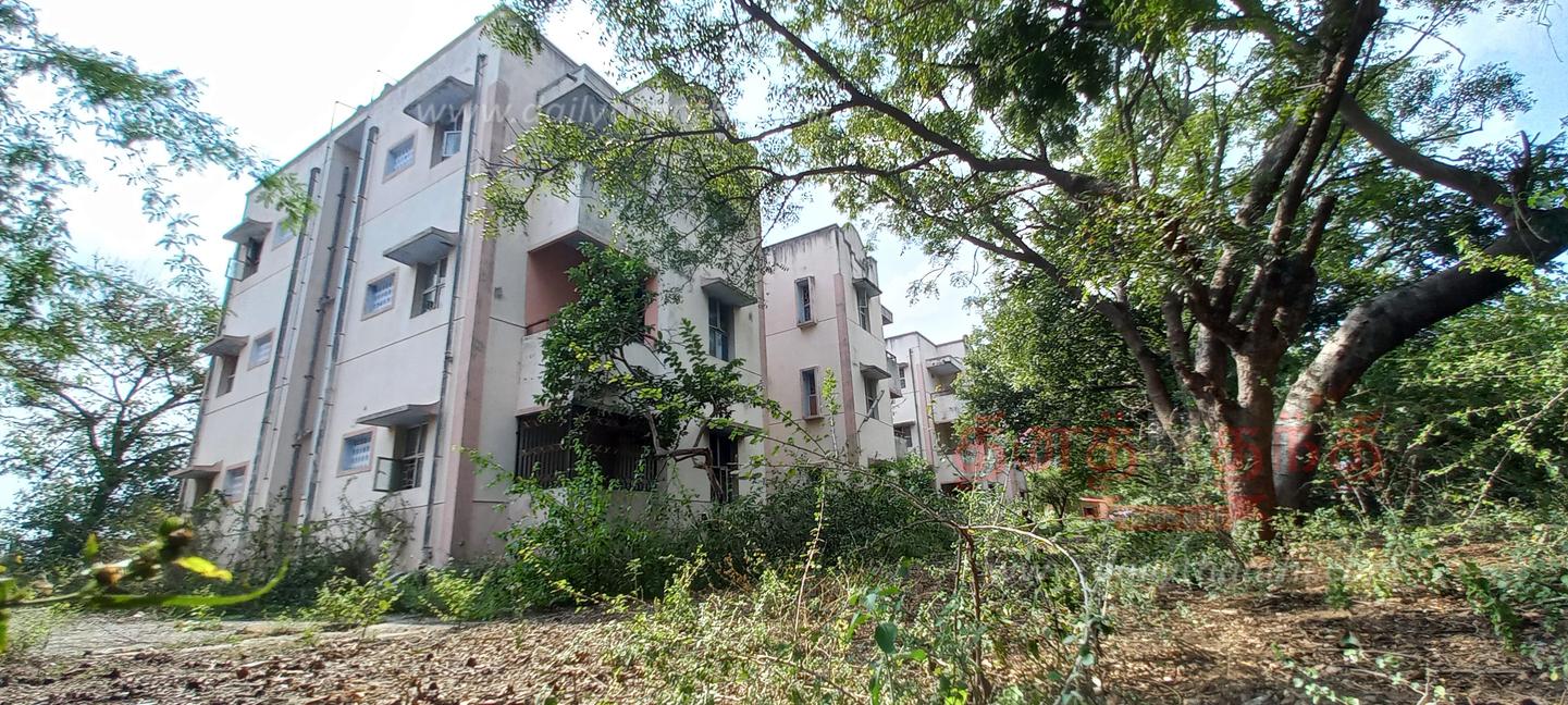 thoppur | தொப்பூரில் பராமரிப்பின்றி சிதிலமடையும் போலீஸ் குடியிருப்பு ...