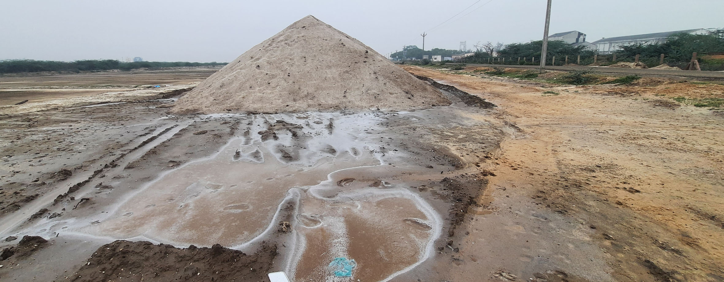 salt | மழைநீரில் வீணாகும் கல் உப்பு