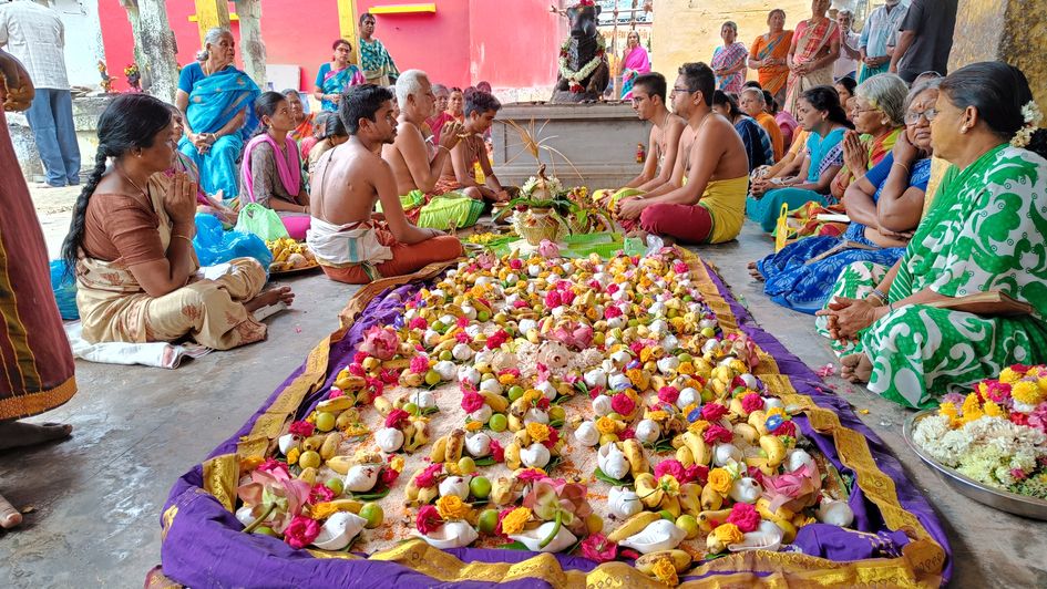 Puja in temple | வடமதுரை மீனாட்சி சுந்தரேசுவரர் கோவிலில் 108 சங்காபிஷேகம்