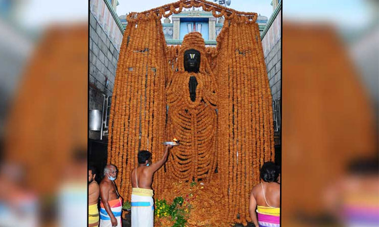 Hanuman Jayanti: Preparation of 1,00,008 Vada Malai for Namakkal ...