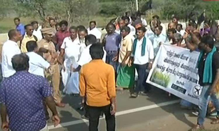 Protest against construction of airport in Paranthur - Villagers rally ...