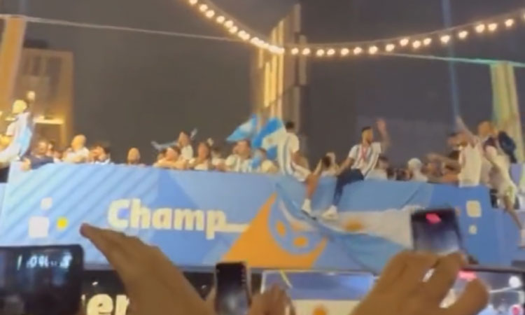 Watch: Argentina open-top bus parade in Qatar after World Cup win ...