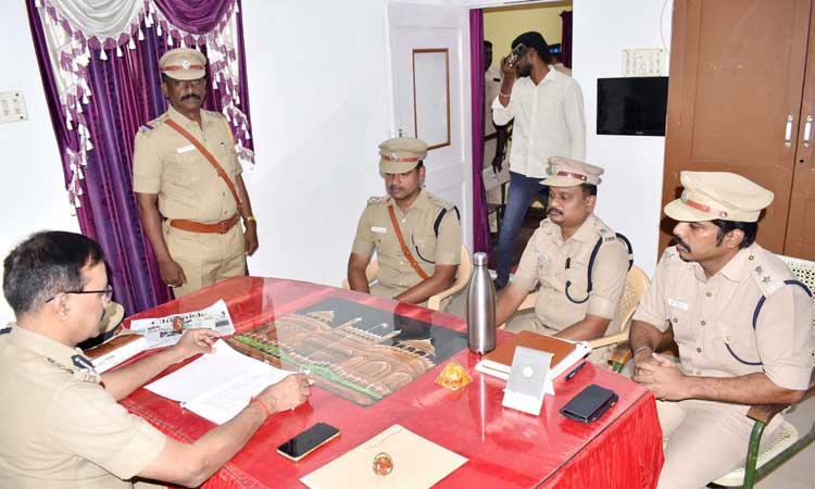Cuddalore Pudunagar Police Station Inspection by Villupuram Cargo DIG ...