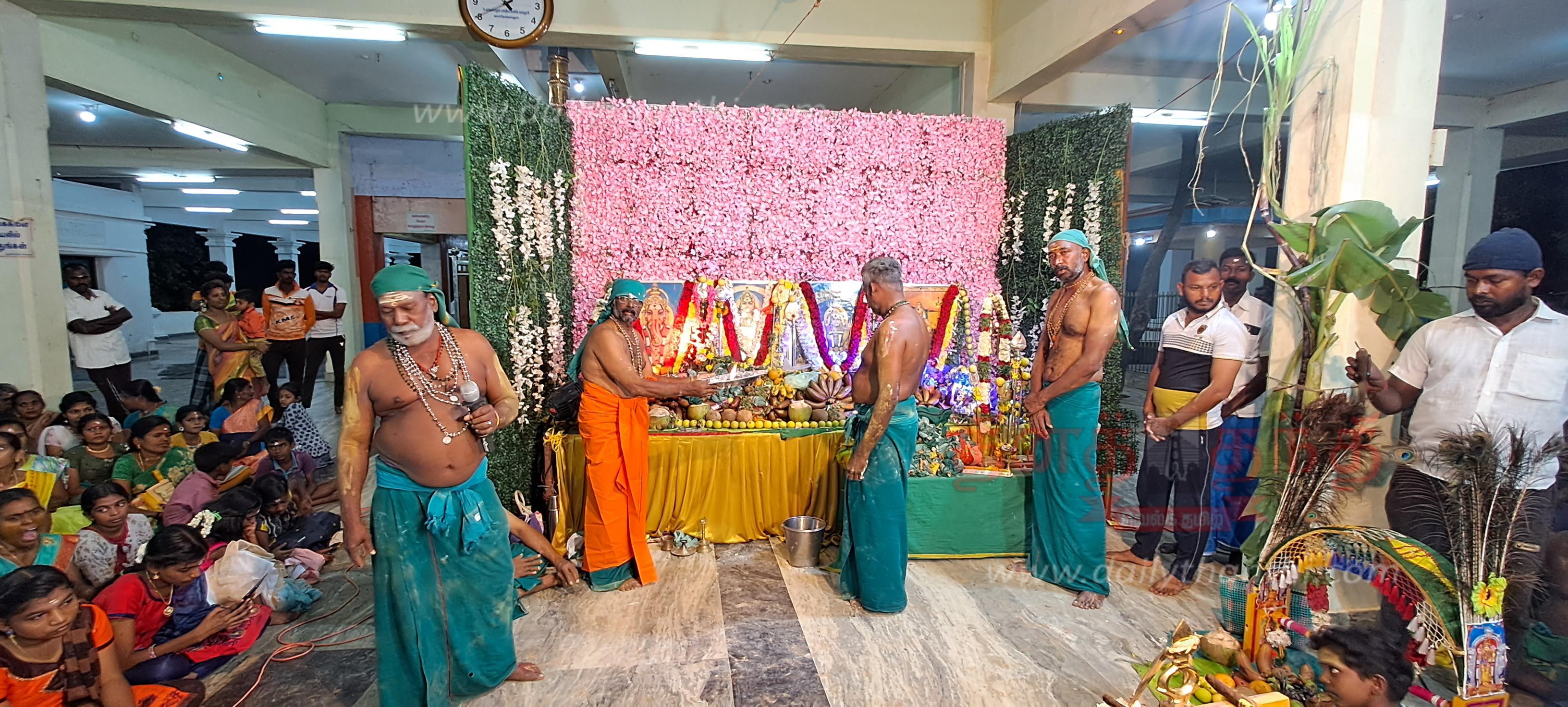 Padayatra devotees special worship | பாதயாத்திரை பக்தர்கள் சிறப்பு வழிபாடு
