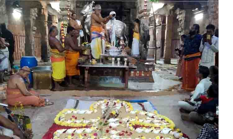 Lord Shiva dressed as Manikavasaka | சிவபெருமான் அலங்காரத்தில் ...