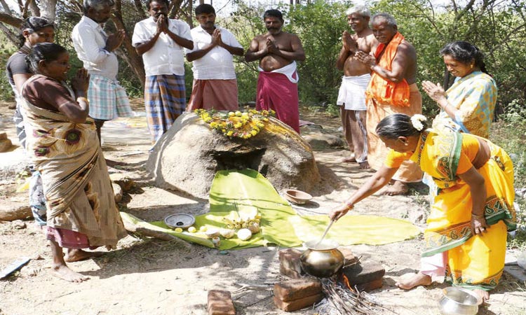 Vellavi Pongal | ஆச்சரியமூட்டும் 'வெள்ளாவி' பொங்கல்