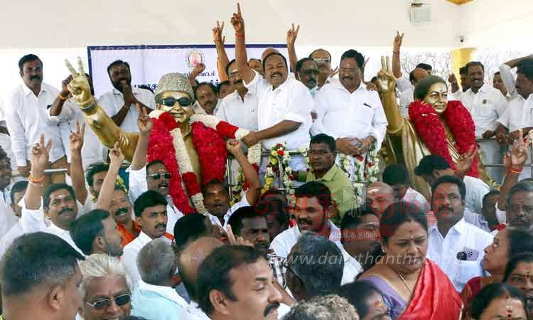 MGR on his birthday in Salem. Political parties paid respect to the ...