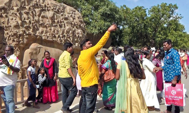 Kanum Pongal celebration: 1 lakh people gather in Mamallapuram | காணும் ...