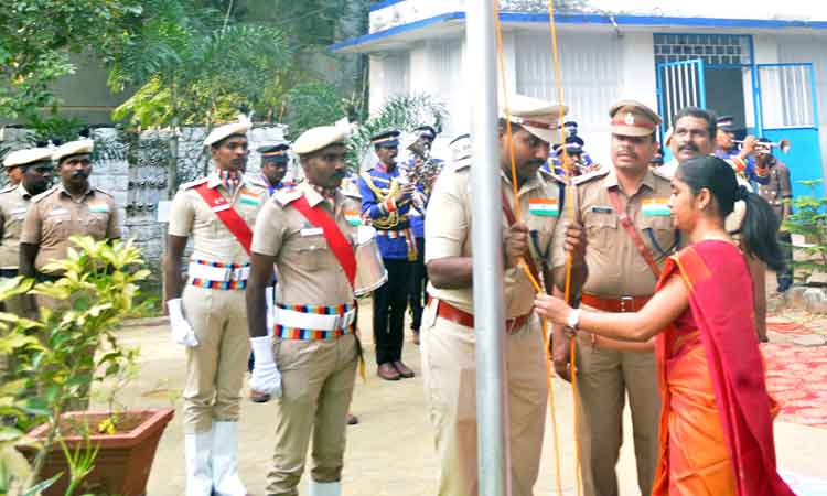 Republic Day Celebrations in Pollachi Region: Sub-Collector Priyanka ...