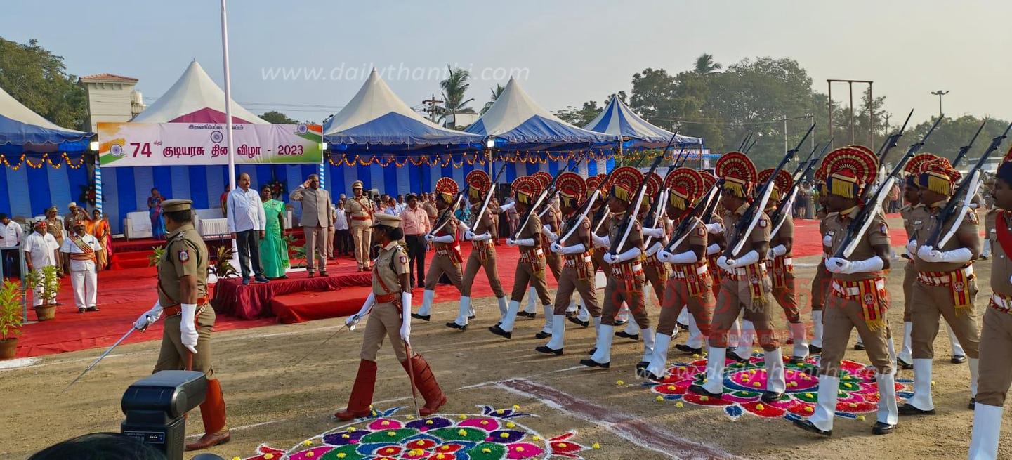 Collector Bhaskara Pandian hoisted the national flag | கலெக்டர் பாஸ்கர ...