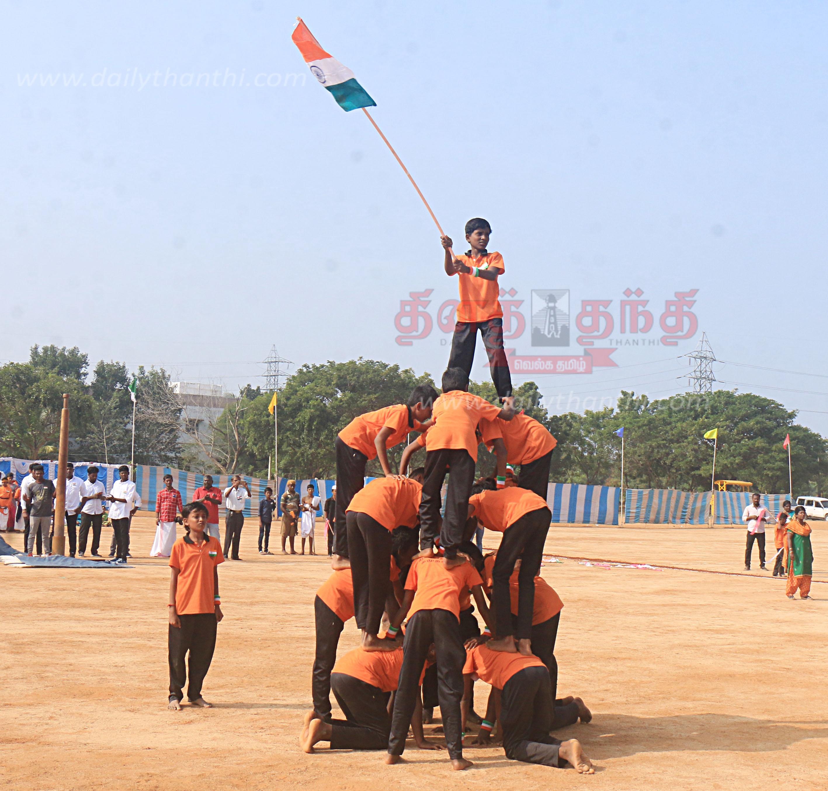 Student pyramid | மாணவர் பிரமிடு