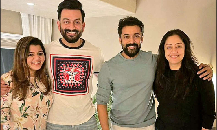 Surya and Jyotika in Prithviraj's house | பிருதிவிராஜ் வீட்டில் சூர்யா ...