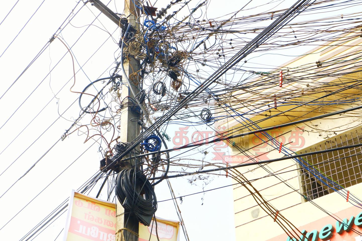 Cable wires posing a hazard- public opinion | ஆபத்தை ஏற்படுத்தும் ...