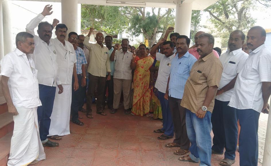 Demonstration by rural development officers | ஊரக வளர்ச்சித்துறை ...