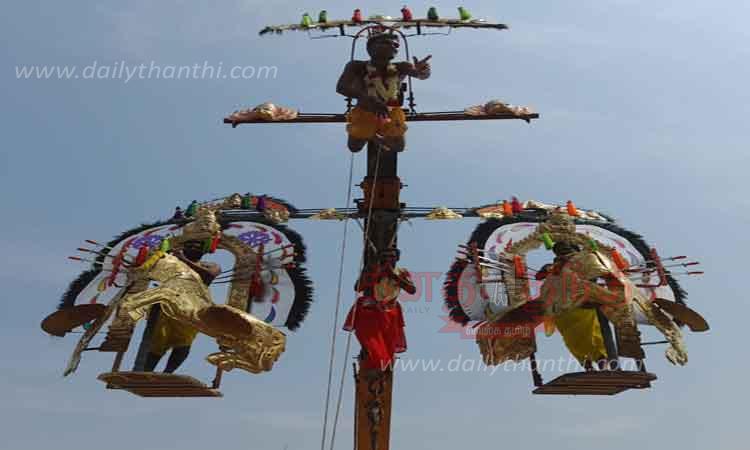 Temple Festival at Kodumudi: Devotees who came to Bird Kavadi ...