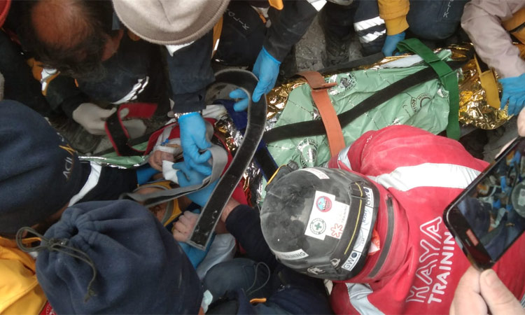 NDRF pulls out 8-year-old girl from rubble in quake-hit Turkiye ...