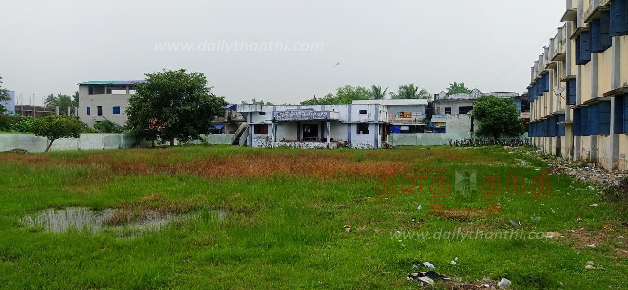 Govt High School playground should be renovated | அரசு ...