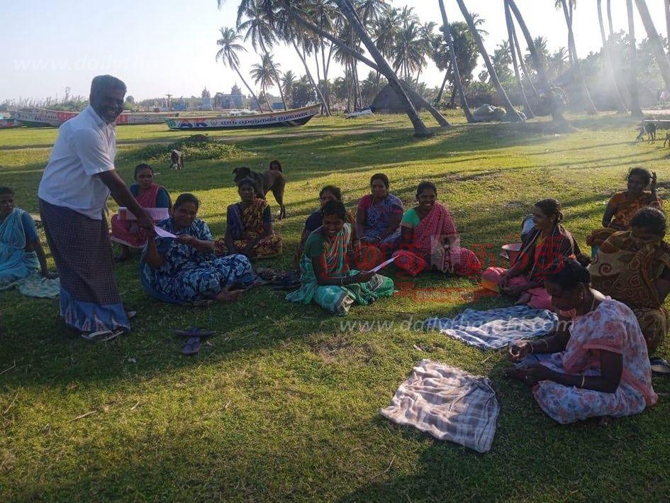 signature campaign | மீன்பிடி தொழிலாளர்கள் பேரணிக்கு ஆதரவு கேட்டு ...