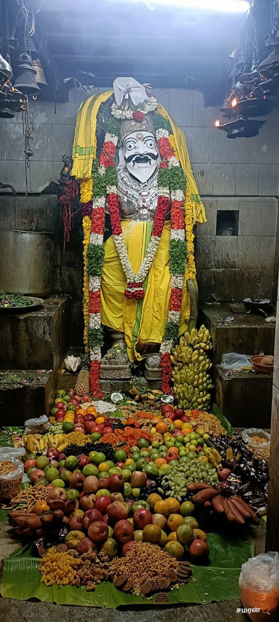 Special worship at Muneeswarar temple | முனீஸ்வரர் கோவிலில் சிறப்பு வழிபாடு