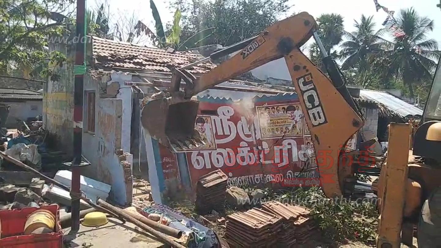 Demolition of 40 houses built encroaching on waterways near Edappadi ...
