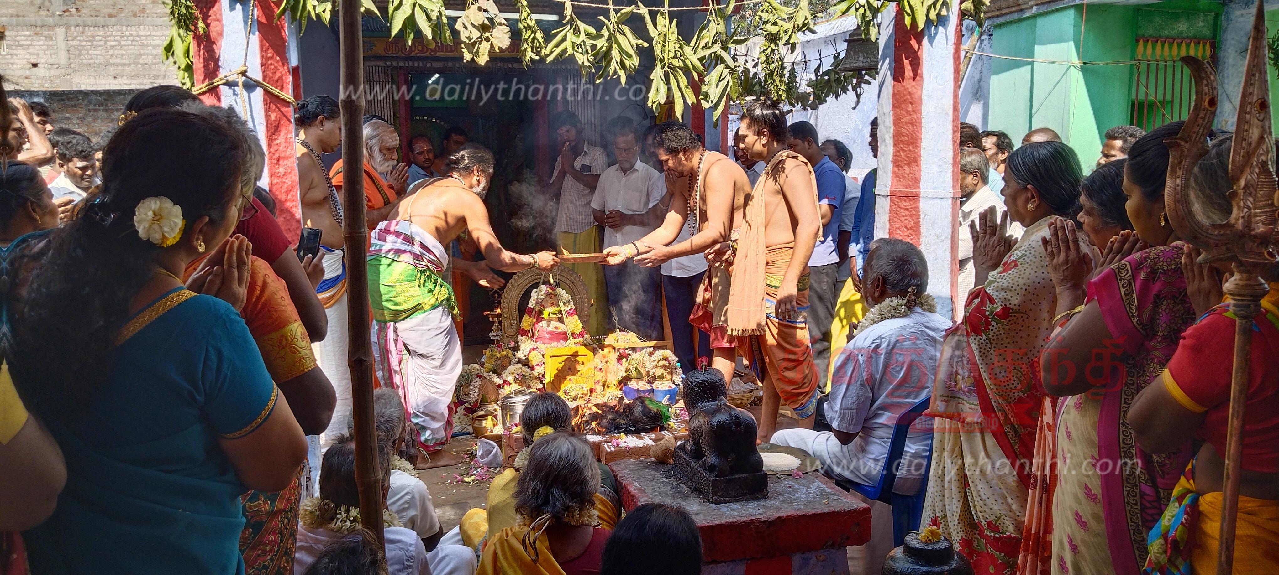 Balalaya festival at the compound Muthumariamman temple | கலவை ...