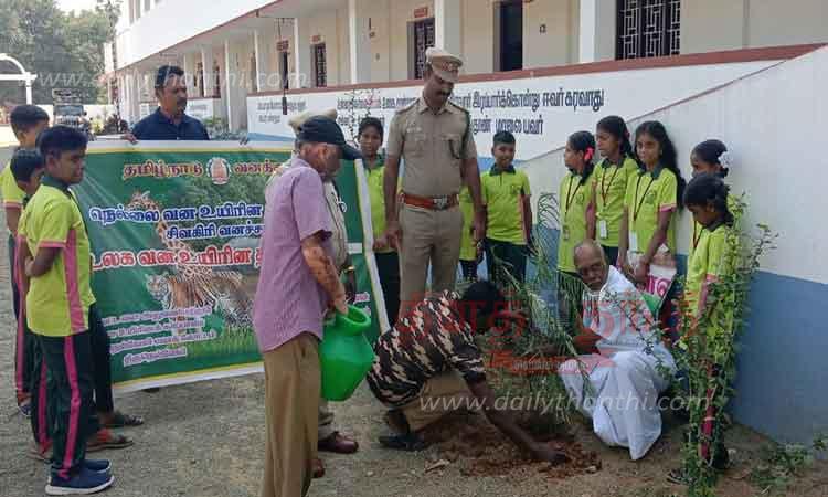 Sapling ceremony | மரக்கன்றுகள் நடும் விழா