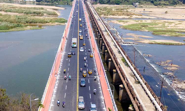 Traffic begins on Trichy Cauvery Bridge | திருச்சி காவிரி பாலத்தில் ...