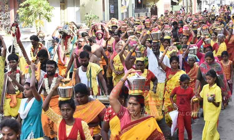 Bhadrakali Goddess Temple Festival in Kallukkadaimedu: Devotees ...