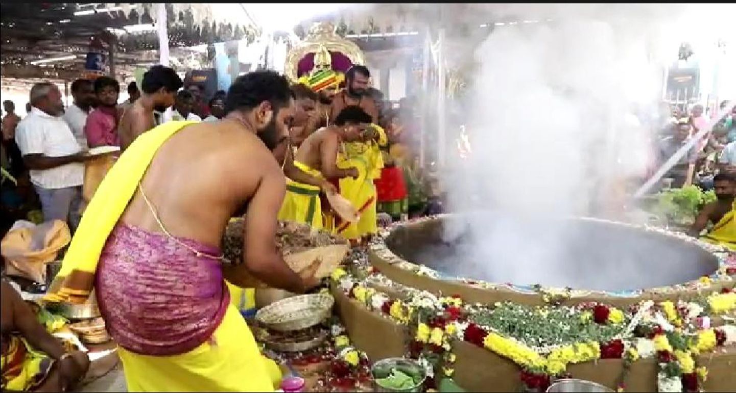 Special yagam | அகரம் முத்தாலம்மன் கோவிலில் நவசண்டி மகா யாகம்