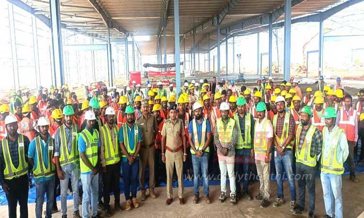 Police DIG meeting with North State workers | வடமாநில தொழிலாளர்களுடன் ...