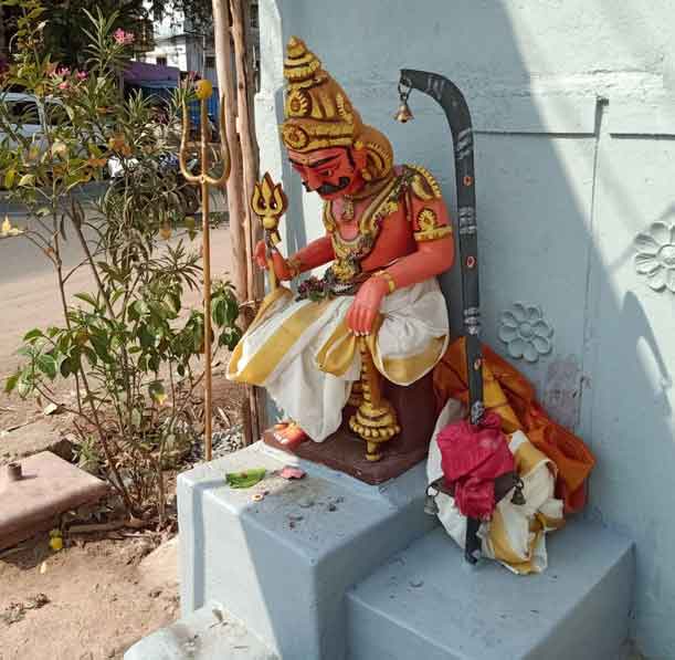 Demolition of Muneeswarar Sami statue | முனீஸ்வரர் சாமி சிலை உடைப்பு