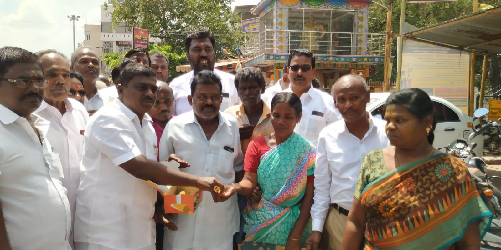 Tamil Nadu Budget Release: Celebration at Kovilpatti by DMK giving ...