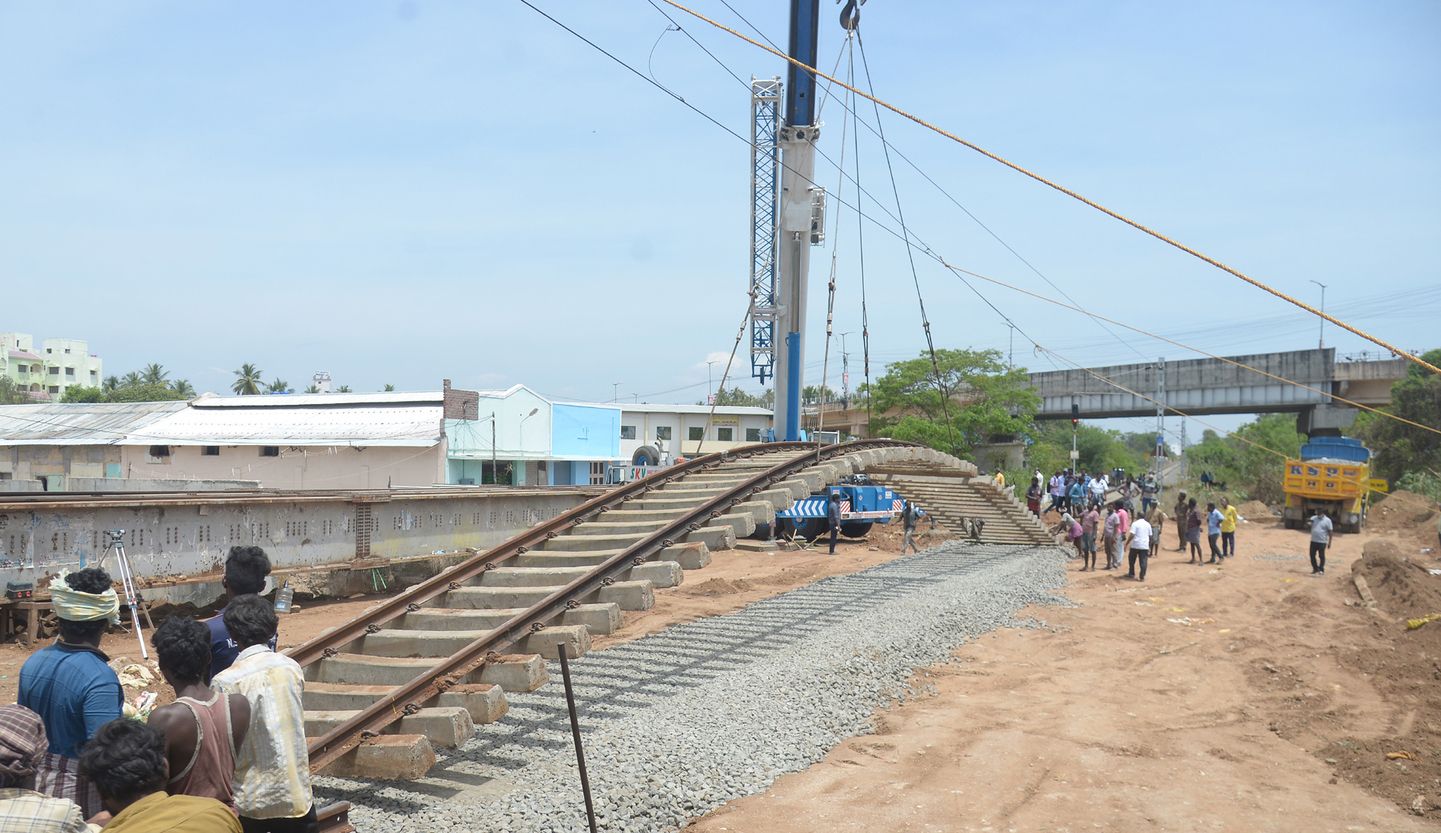 Construction of railway tunnel in Dindigul Nehruji Nagar is in full ...