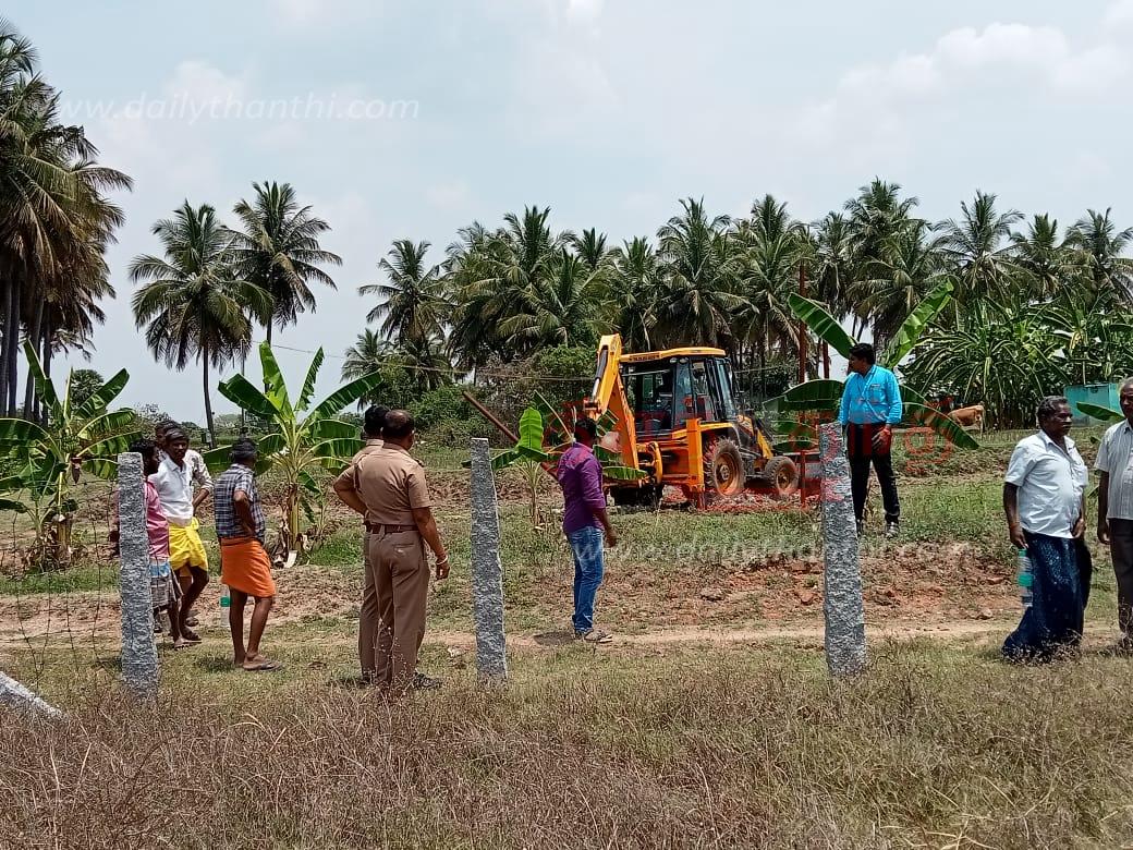 karimangalam | காரிமங்கலம் அருகேஅரசு நிலத்தில் ஆக்கிரமிப்புகள் அகற்றம்
