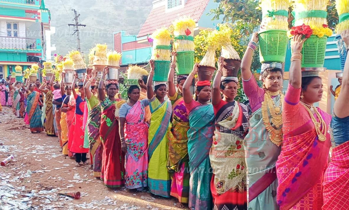 Women's Mulaipari procession near Usilampatti | உசிலம்பட்டி அருகே ...