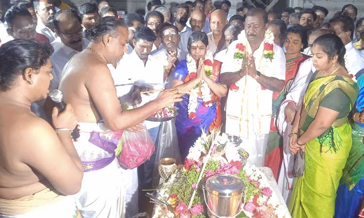 The ceremony of laying the threshold at Ulundurpet Eyumalayan Temple ...