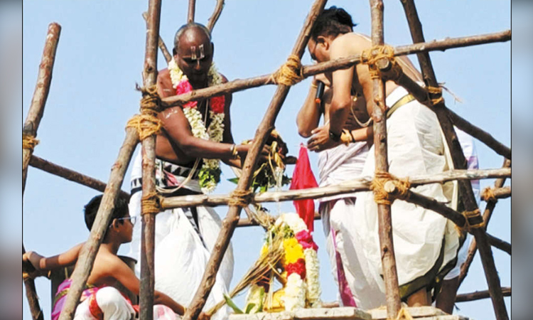 Maha Kumbabhishekam at 800 year old Perumal Temple - Thousands of ...