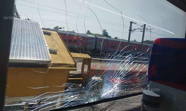 Stones pelted Vande Bharat train, breaking glass | வந்தே பாரத் ரெயில் ...