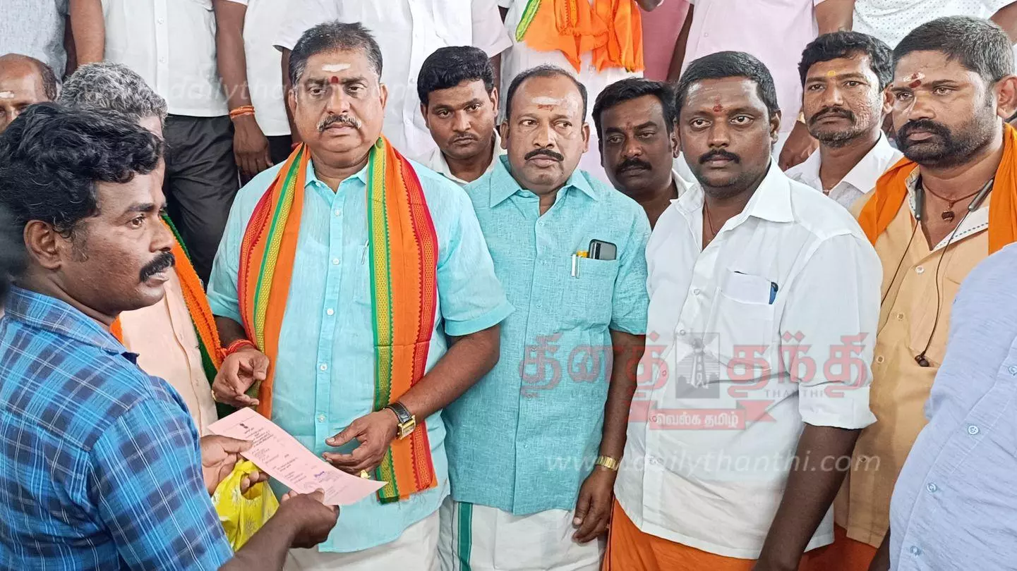 Red ration card for 90 beneficiaries | 90 பயனாளிகளுக்கு சிவப்பு ரேஷன்கார்டு